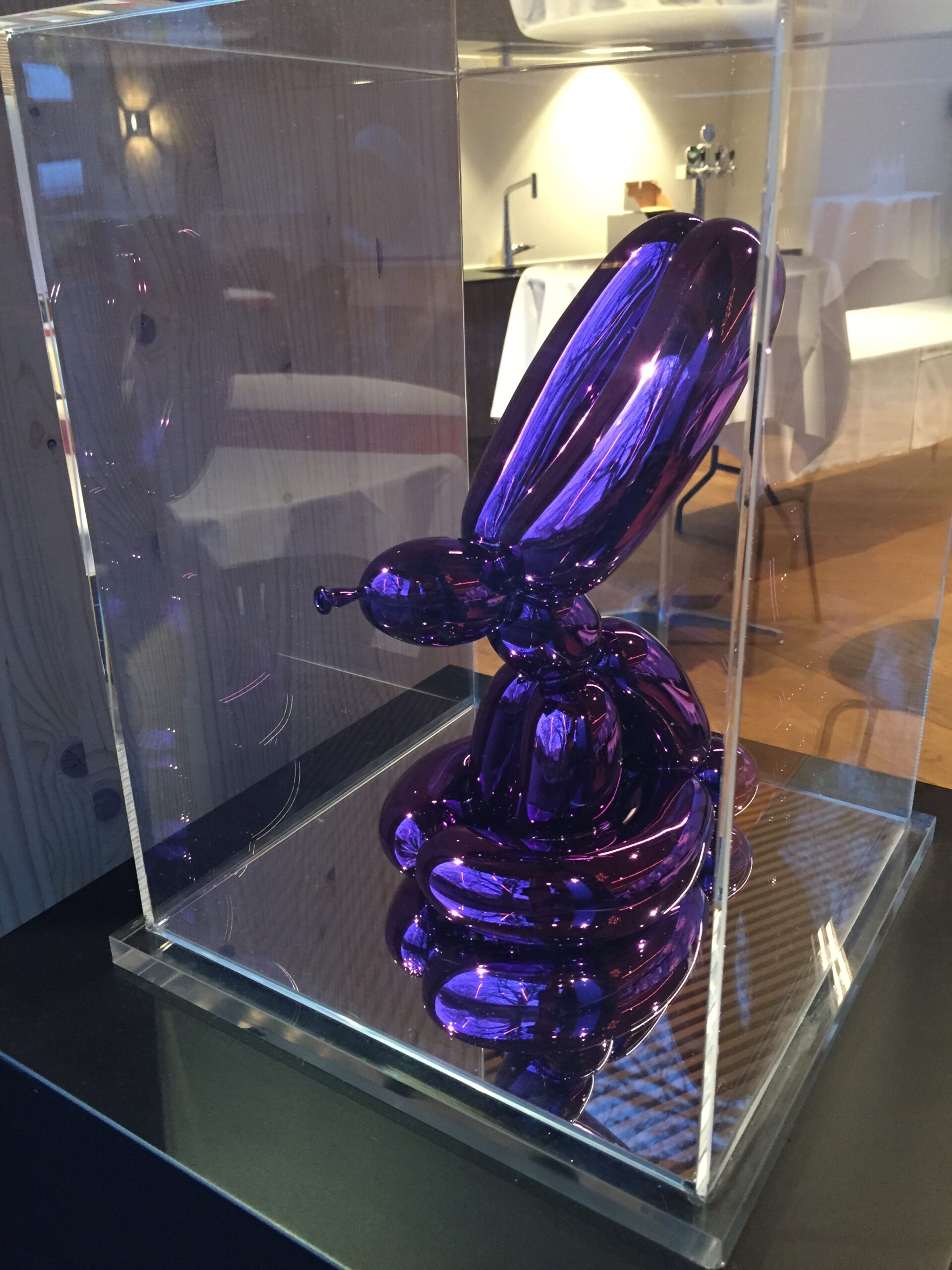 "Balloon Rabbit" af Jeff Koons - Kunst i Varde